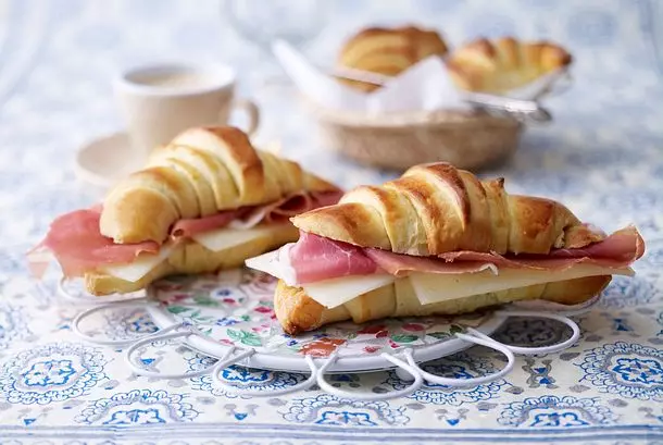 Receta de croissants de leite (rollos de leche) 71501_1