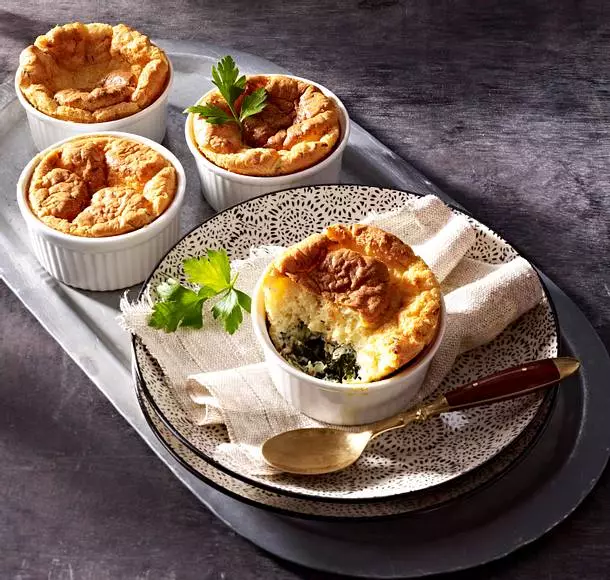 Smoked Haddock Soufflé op in Bed fan Spinazie Recipe 71675_1