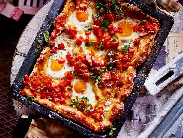 Rysáit Shakshuka Tatws Pob 71750_1