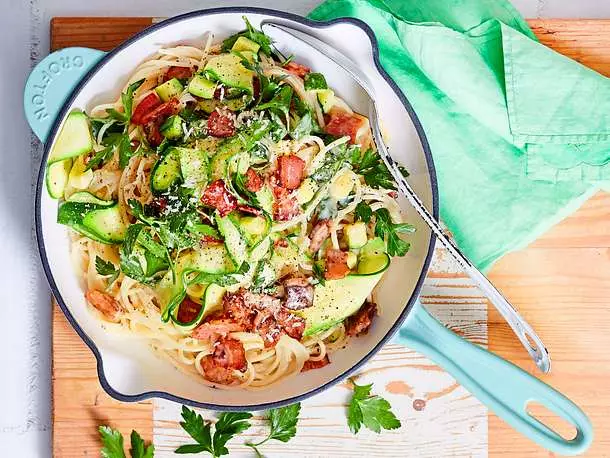 Light and fluffy zucchini carbonara recipe