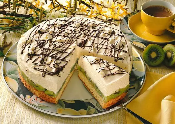 Kiwi Mascarpone Cake