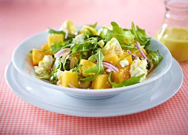 Salad mango ak resèt feta