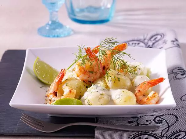 Béchamel-aardappeltjes in dilleroom met Chinese kool en scampi's recept