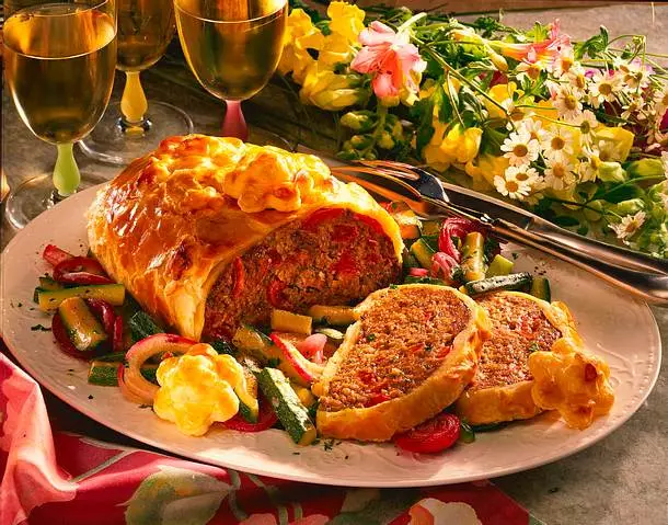 Tomato Meatloaf muPuff Pastry Recipe 7587_1