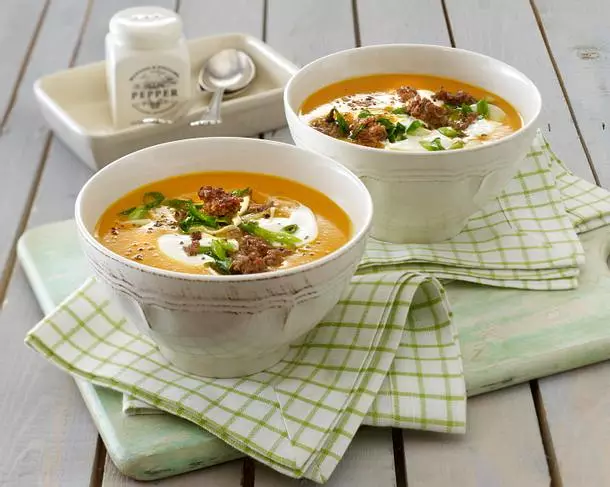 Hierscht Kürbissuppe mat Fleesch Rezept