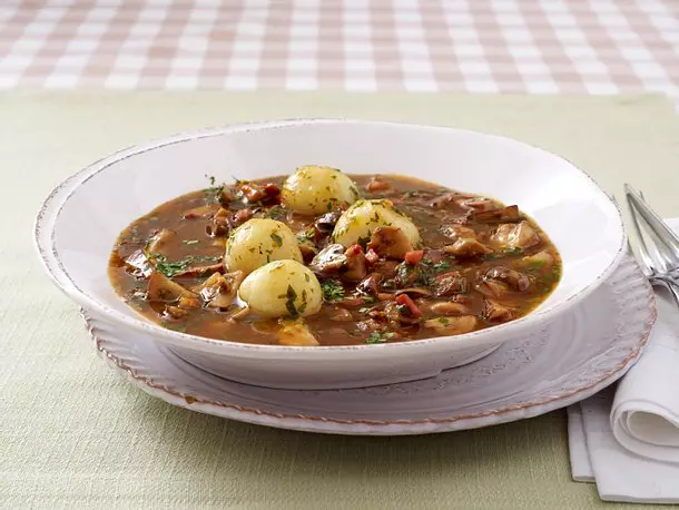 Sweet and sour mushroom goulash nediki "cotton" dumplings recipe