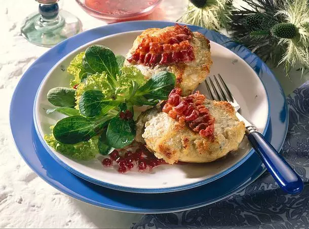 Nduku Scalloped na Salad na Cranberry Vinaigrette Ntụziaka