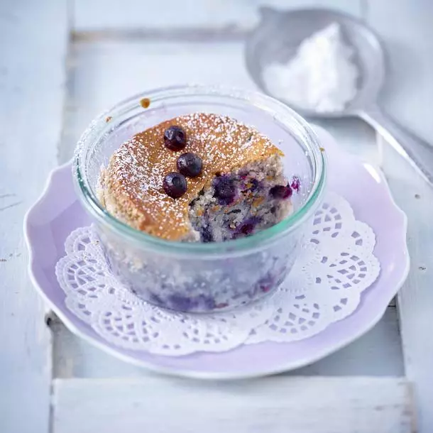 Tarta en vaso para regalar: con receta de manzanas y pasas