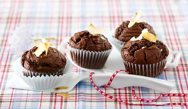 Chocolate coconut muffins recipe 8984_1