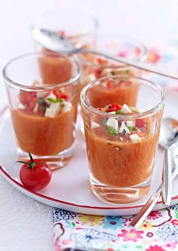 រូបមន្ត Gazpacho a la mozzarella