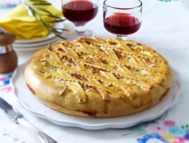 Torta rustica alla pugliese (Apuliako baserritar pastela) errezeta