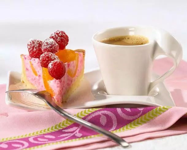 Raspberry Apricot ڪيڪ جو طريقو