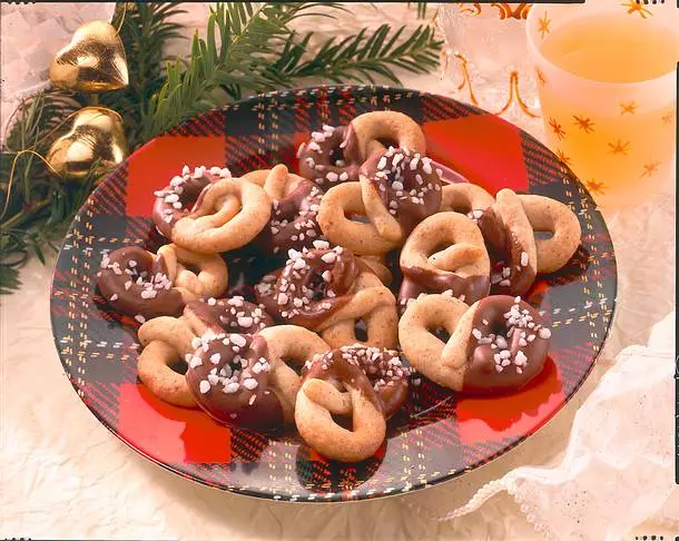 Hazelnut pretzels recipe