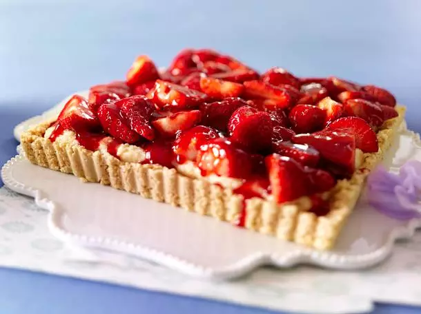 Strawberry tart pẹlu shortbread mimọ ohunelo